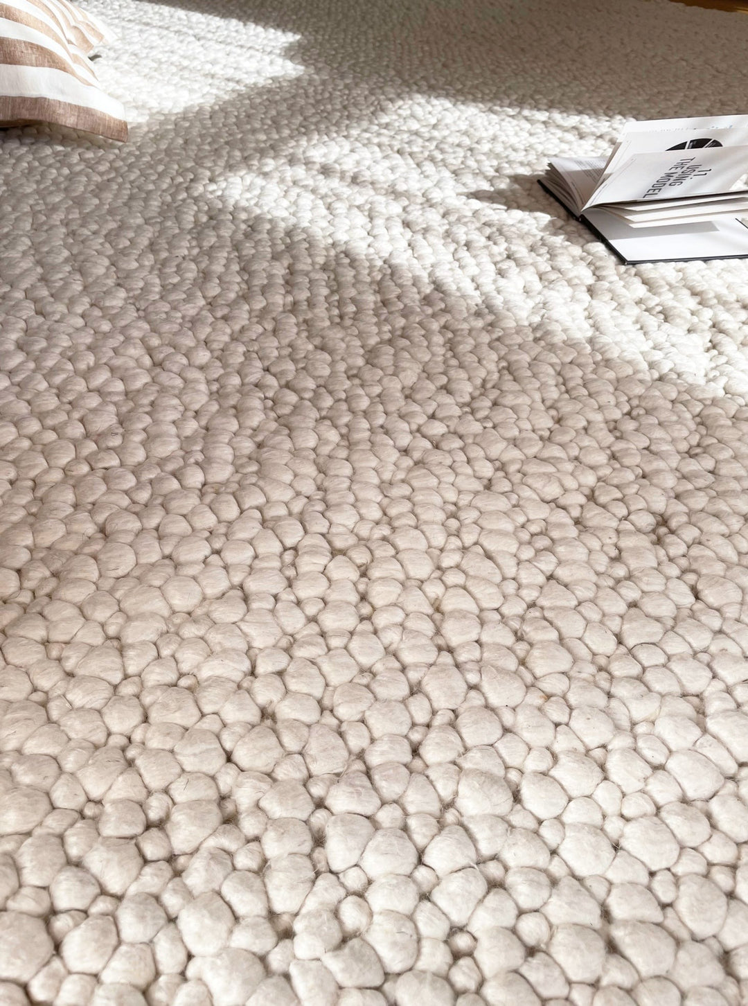 Pebbles Hand Made Wool Rug - Ivory – Comeo Home